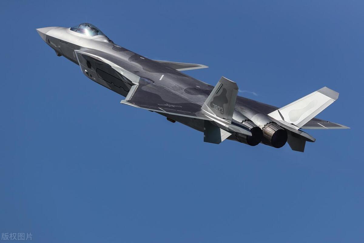 CCTV released the J-20 production line, how long does it take to produce a J-20? 8 days a plane ...