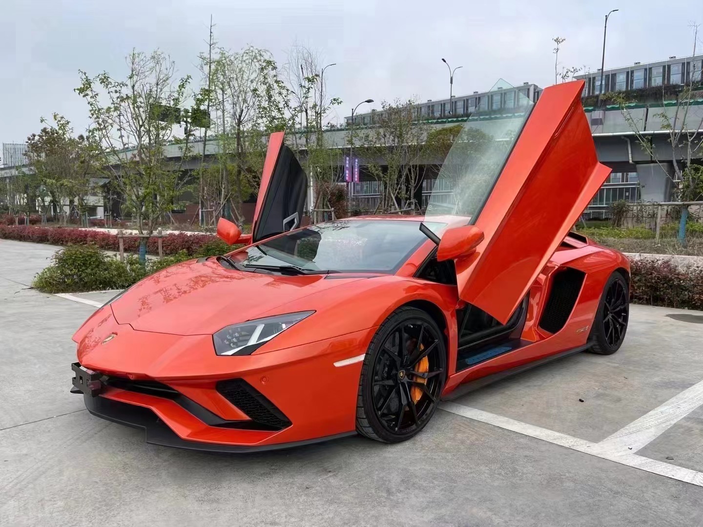 Rare and rare, Lamborghini Aventador S, only over 2,000 kilometers - iNEWS