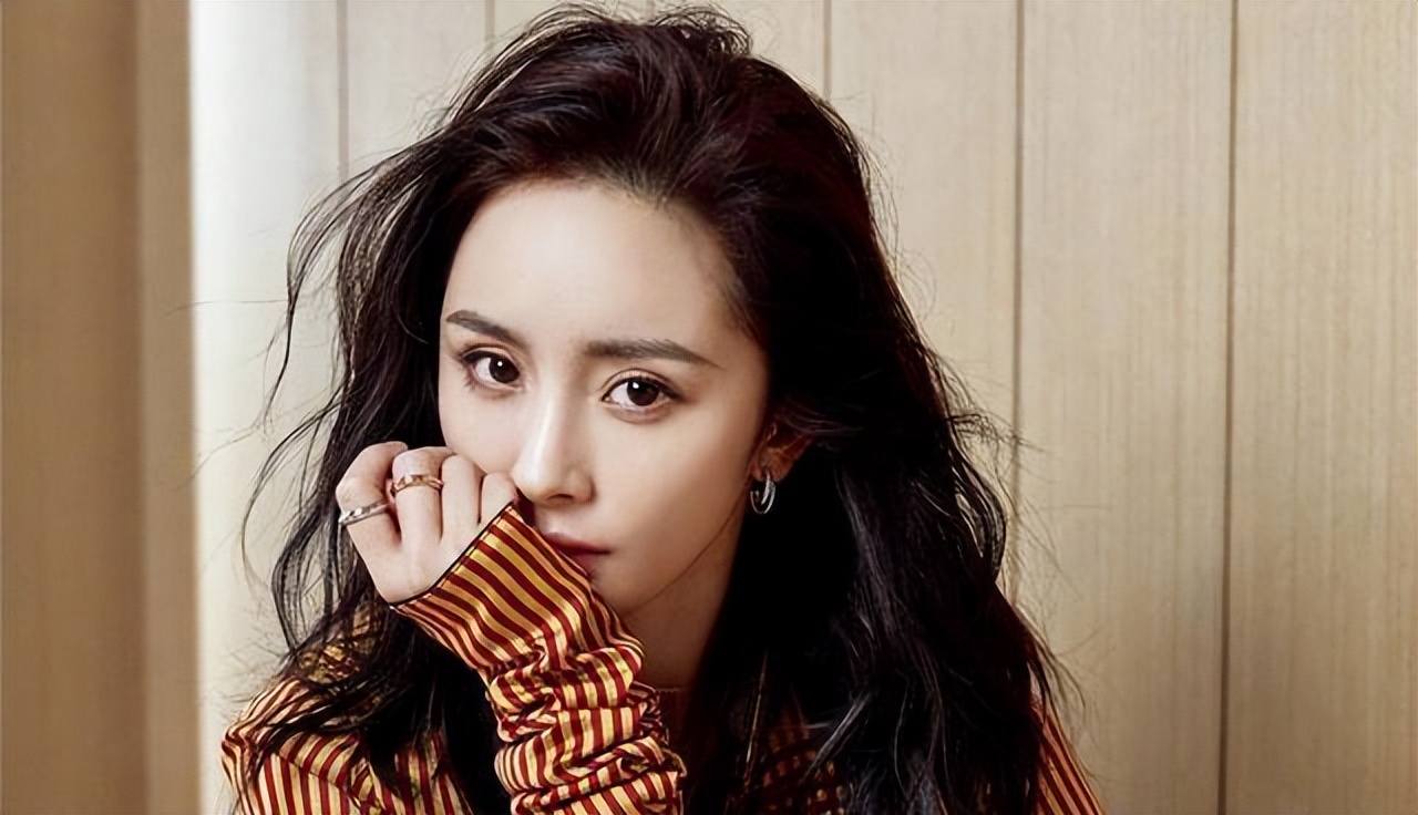 Little Gossip, Yang Mi, Zhao Liying, Hua Chenyu - iNEWS