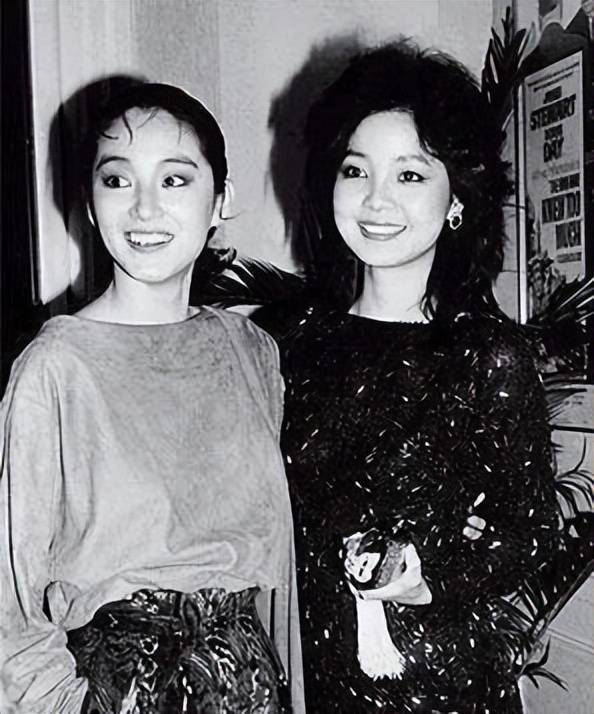 Stunning photos exposed! The bikini photo of Teresa Teng and Brigitte ...