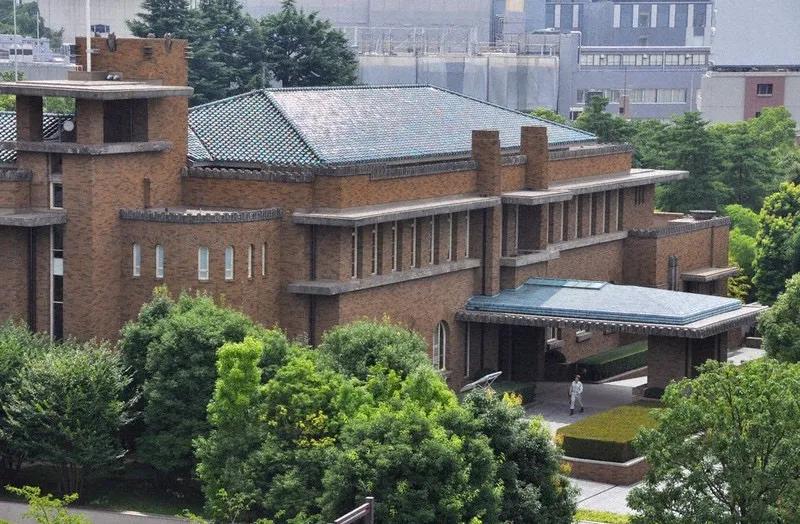 The mansion of the Prime Minister of Japan turned out to be a famous ...