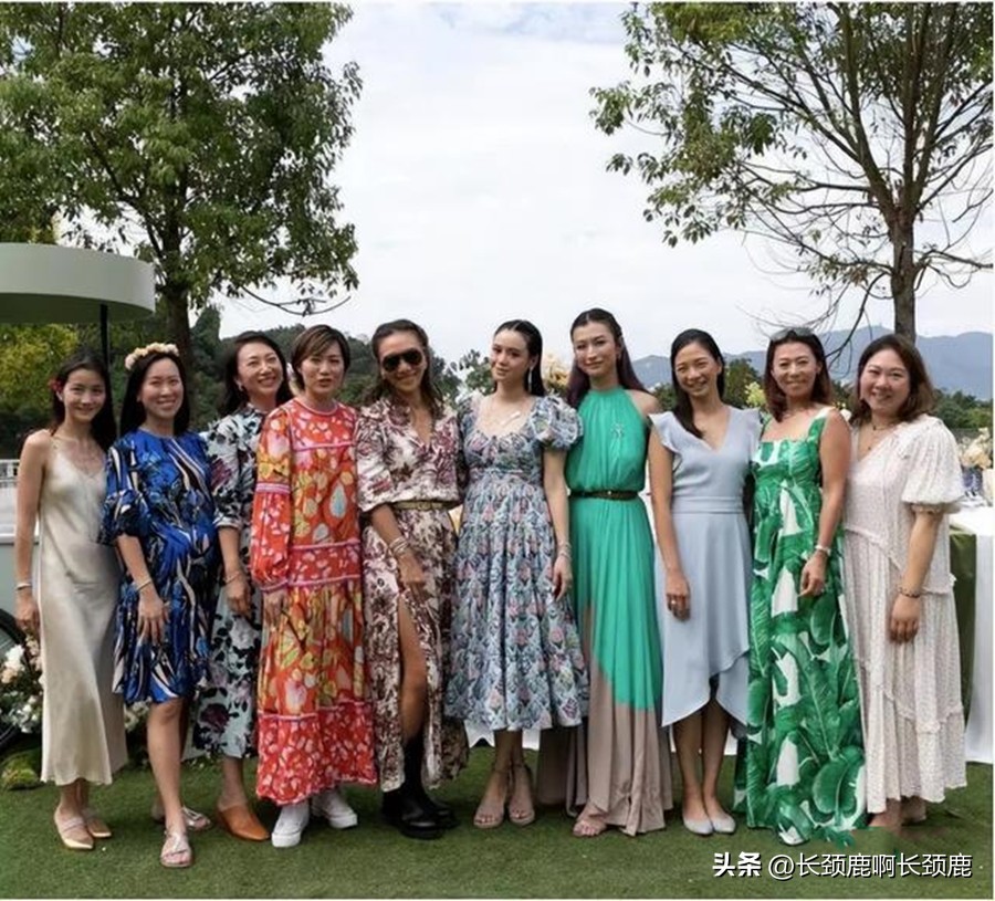 Guo Jingjing dressed up to attend the luxury dinner in Italy, her ...