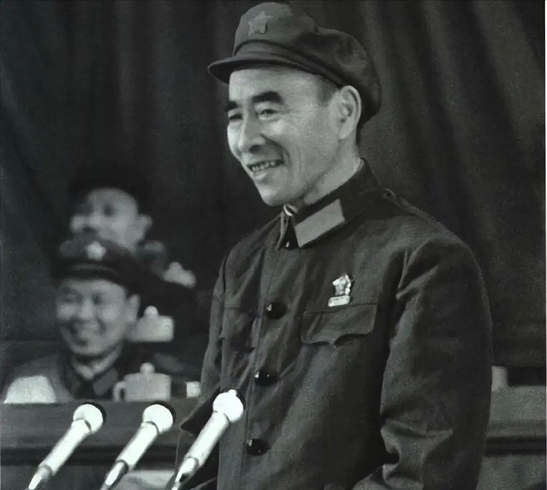 Lin Biao usually doesn't talk much, but when he talks about a problem ...