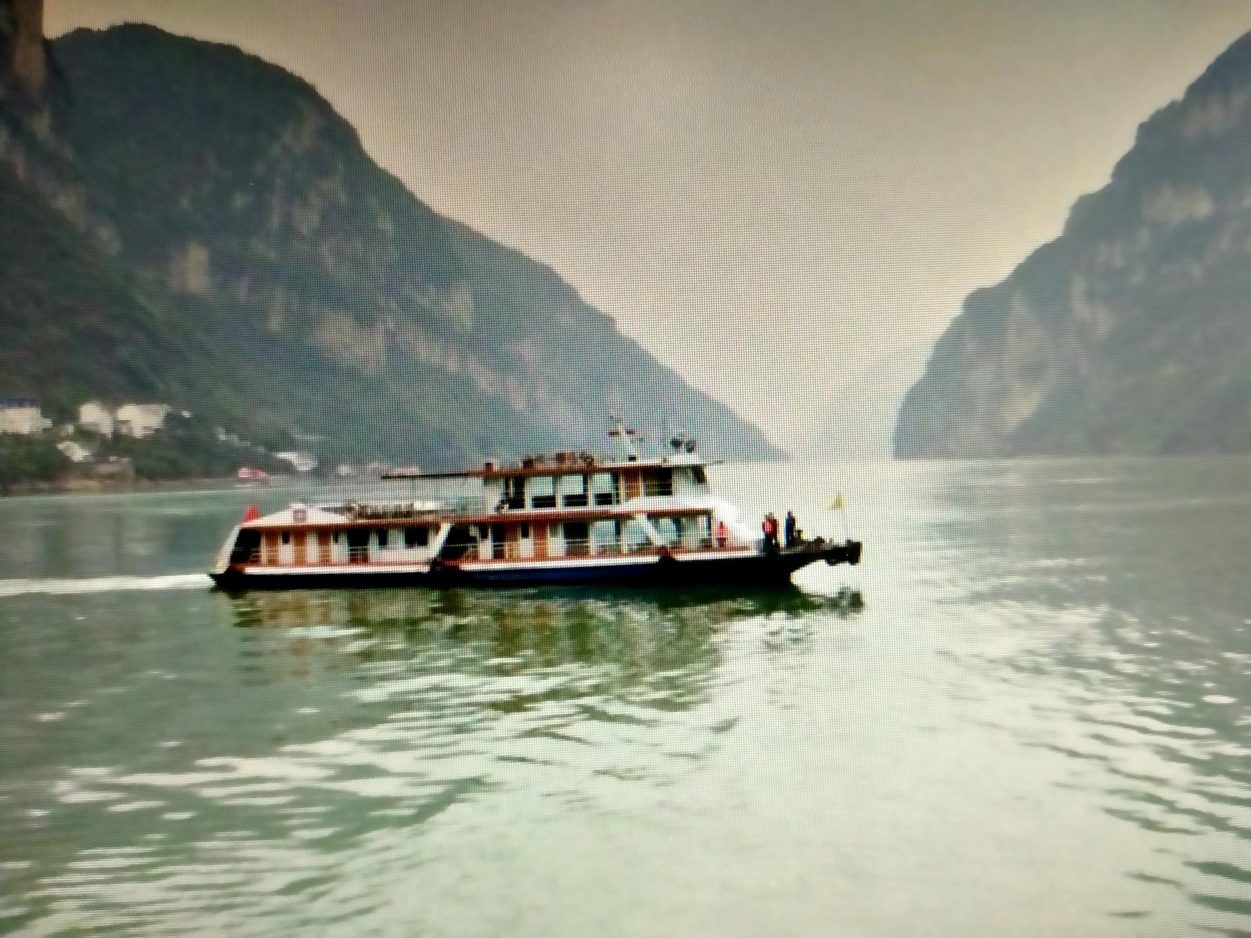 Three Gorges Tour Seven of Three Gorges by boat - iNEWS