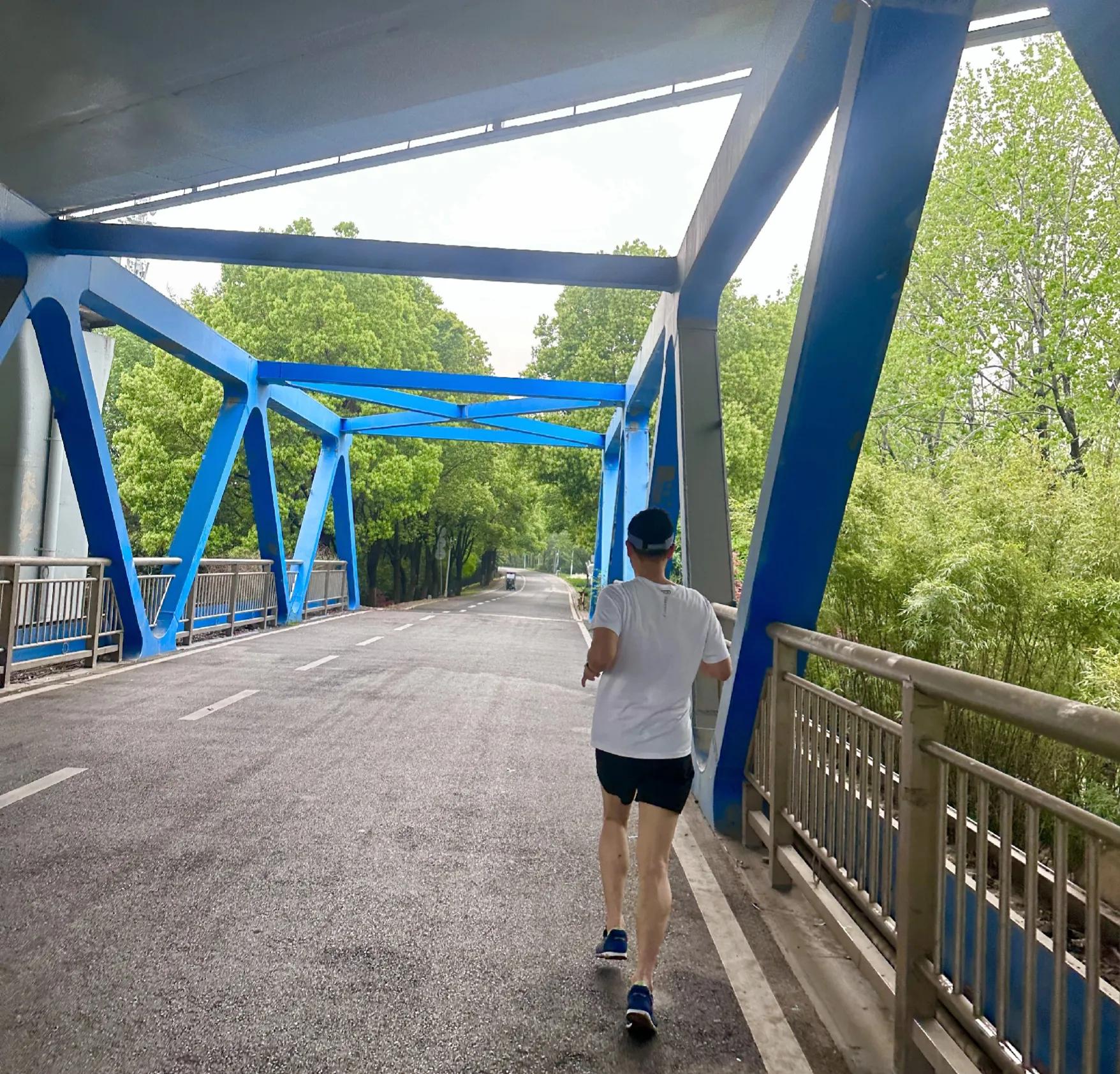 Running and reading, how can ordinary people persevere - iNEWS