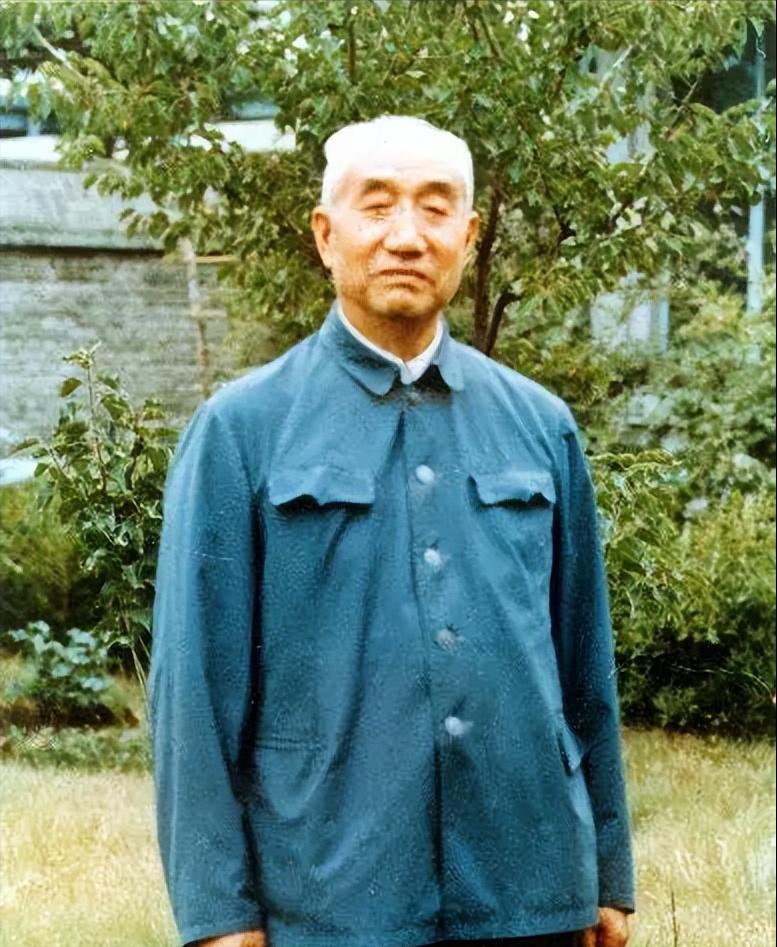 In 1979, Xu Xiangqian, who hadn't shown up for a long time, suddenly made an important ...