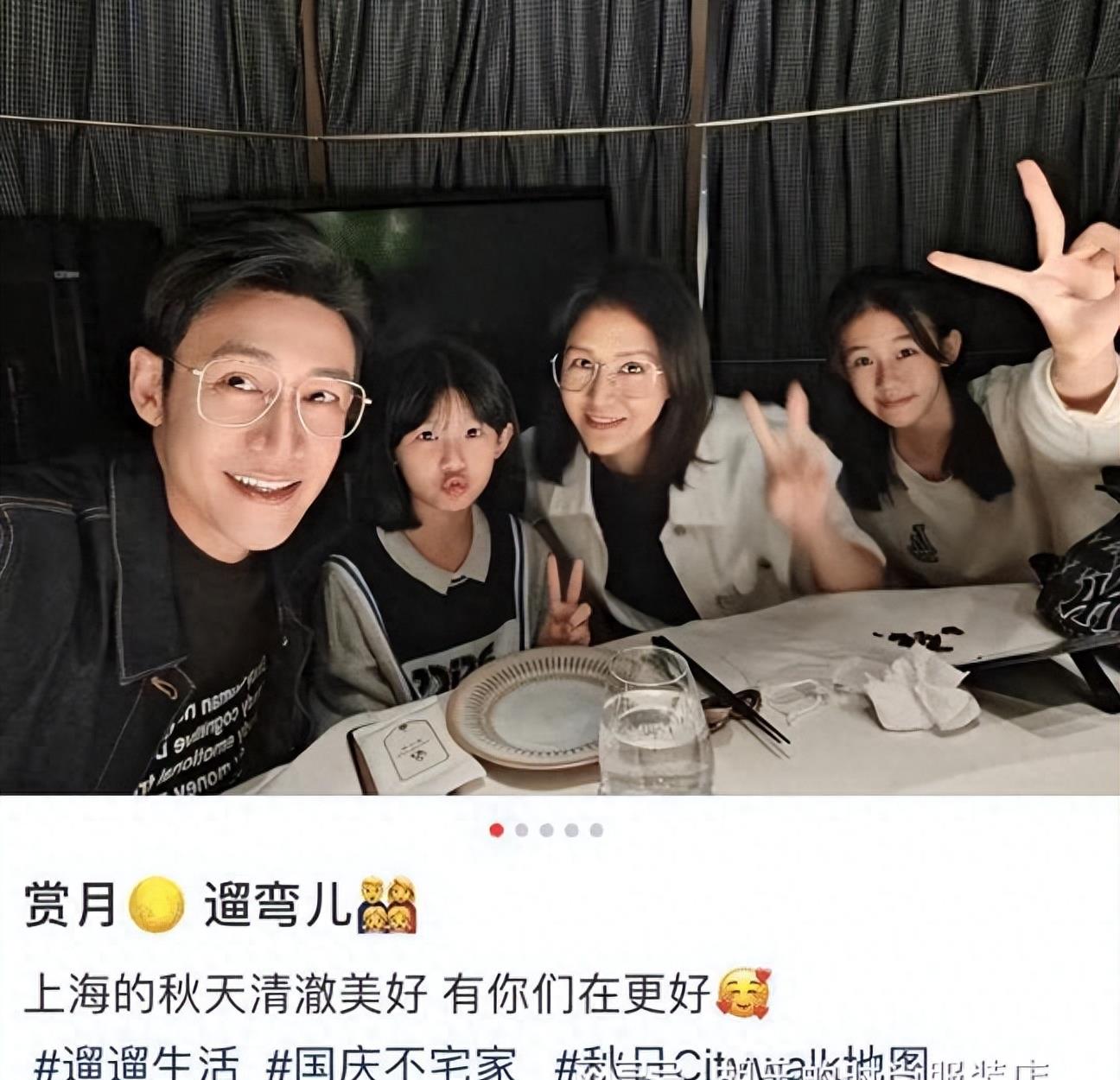 47-year-old Lu Yi and his 15-year-old daughter are in the same frame. They are stunningly ...