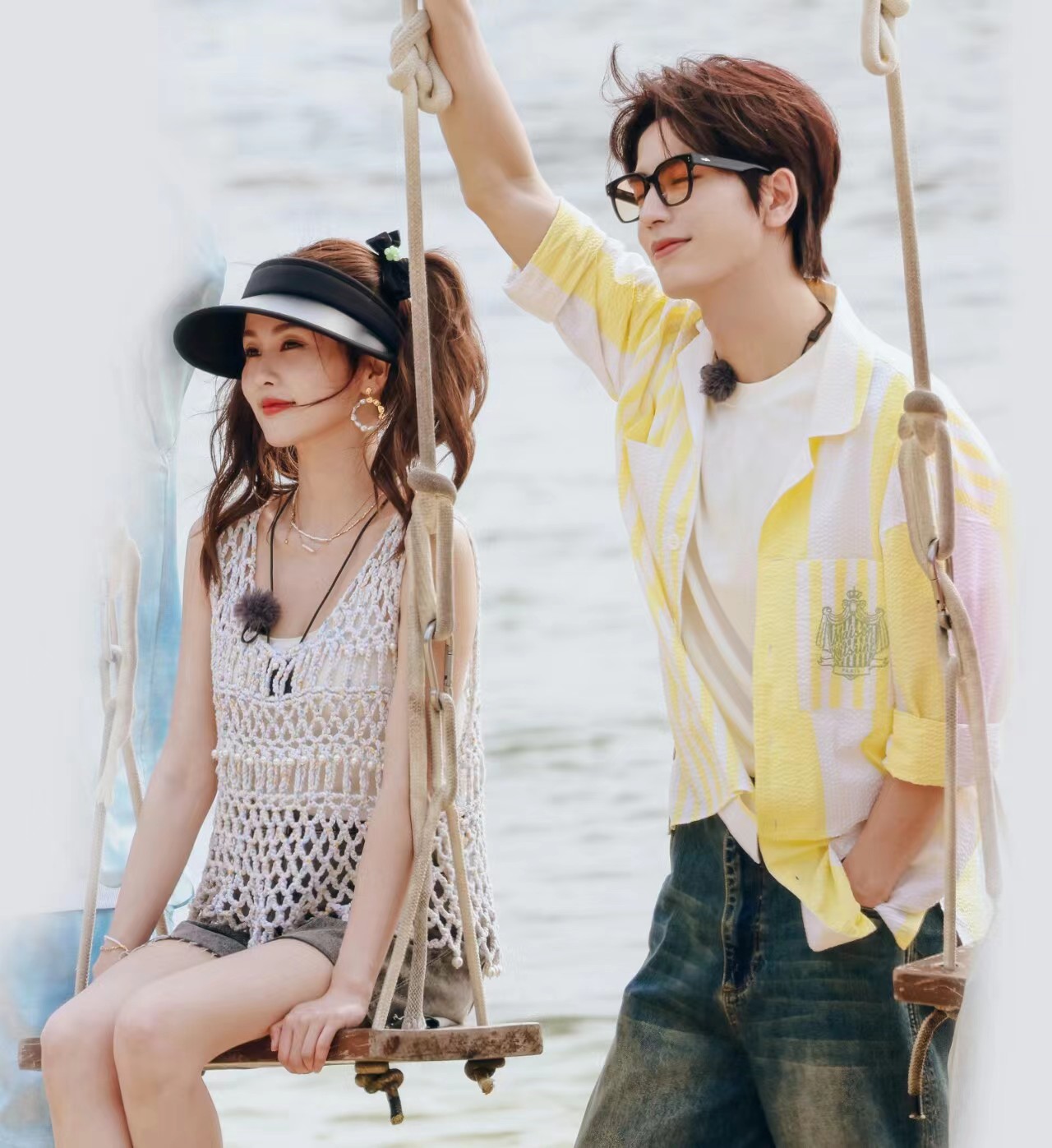 Zhang Linghe covers the sun for Bailu, love at public expense is so ...