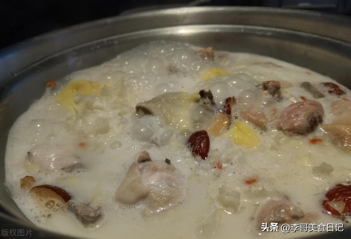 Durian chicken soup, the soup is delicious, looking for a wonderful ...