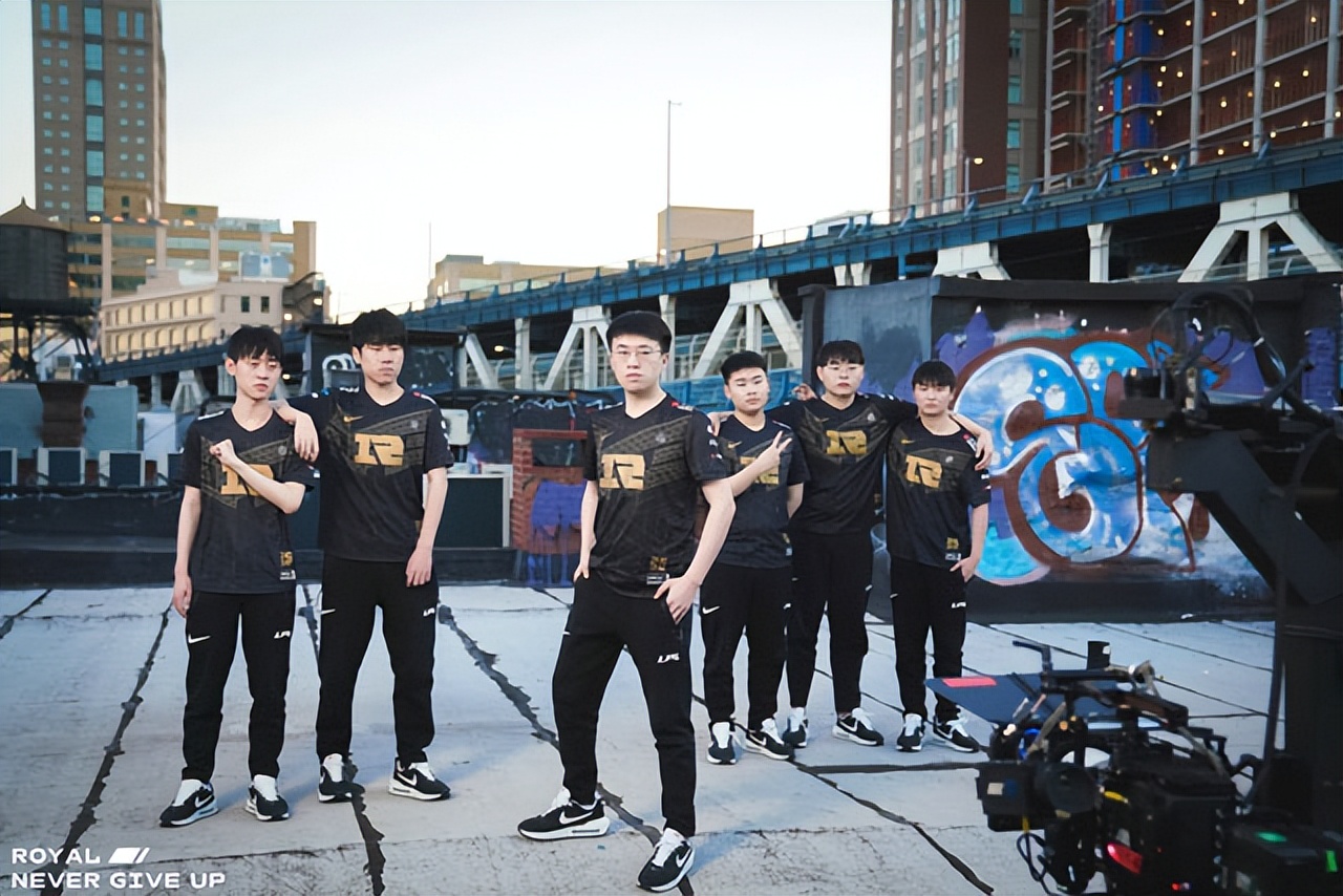 The second round of the S12 group stage final battle: Group D patient ...