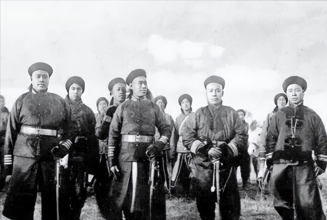 When the Qing Dynasty fell, where did the remaining tens of thousands ...