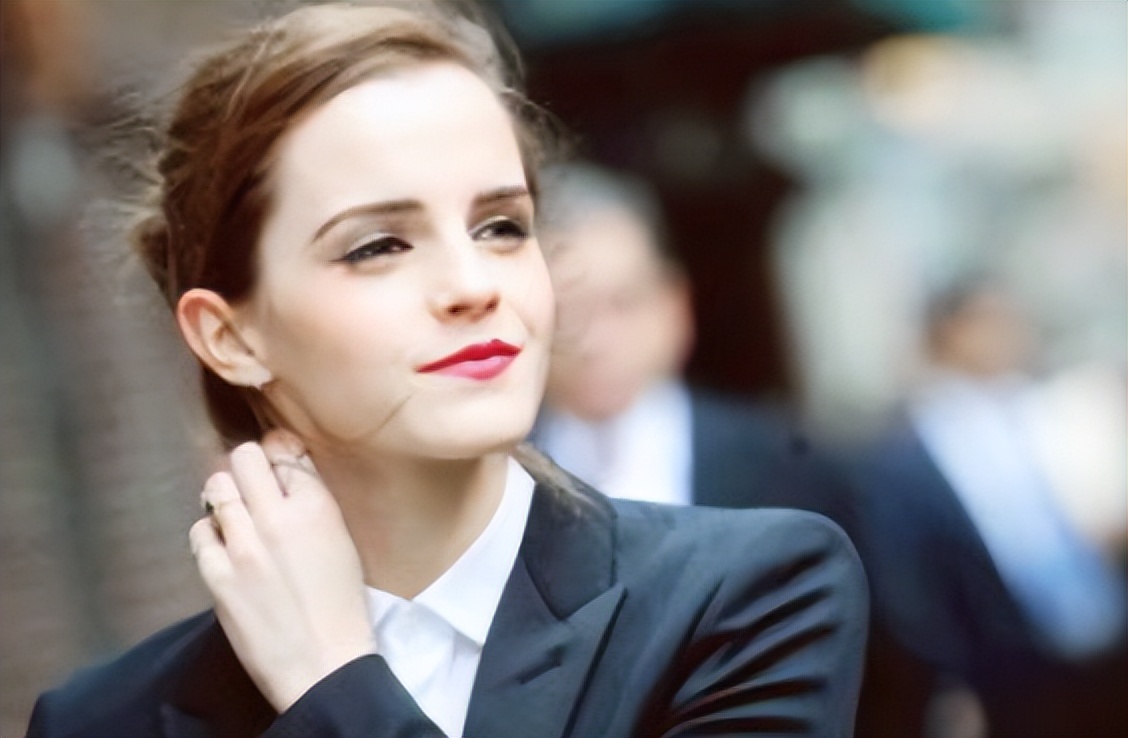 Emma Watson's character, in the face of all kinds of challenges, she ...