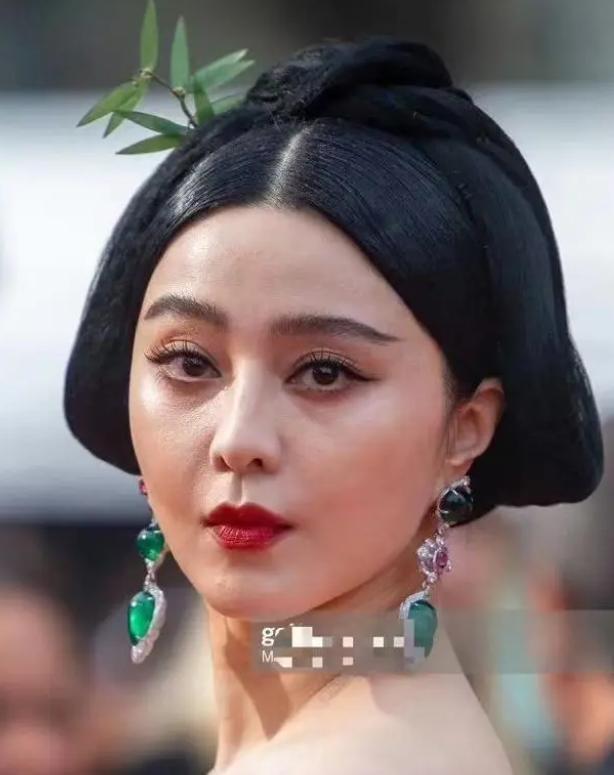 Cannes red carpet pictures of stars: Gong Li steals the spotlight ...