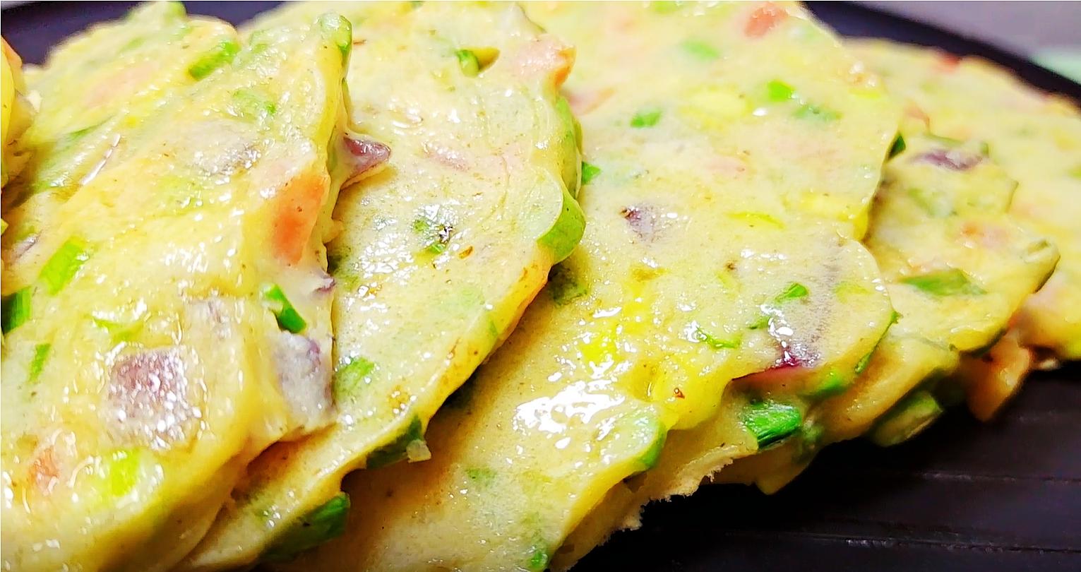 In April, the garlic moss is fresh and tender, and the tail is a ...