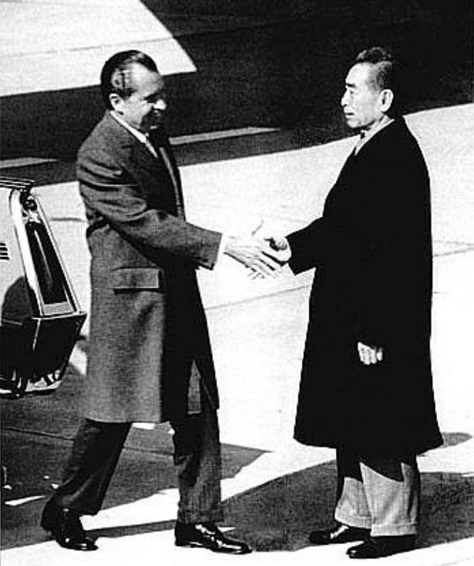 Nixon: U.S. nuclear weapons are enough to destroy the earth ten times ...