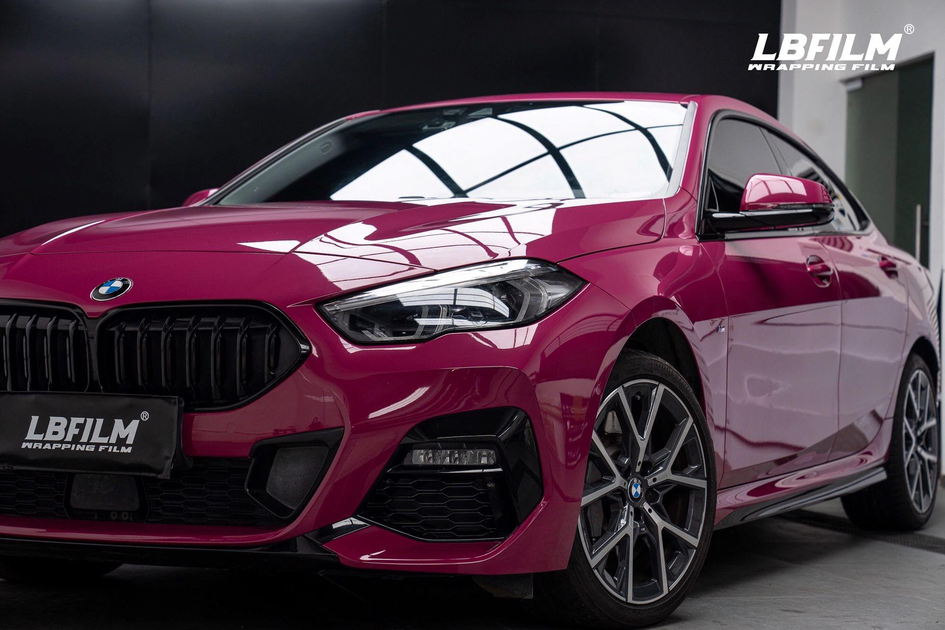 BMW LB color change film starlight ruby red, kills both men and women - iMedia