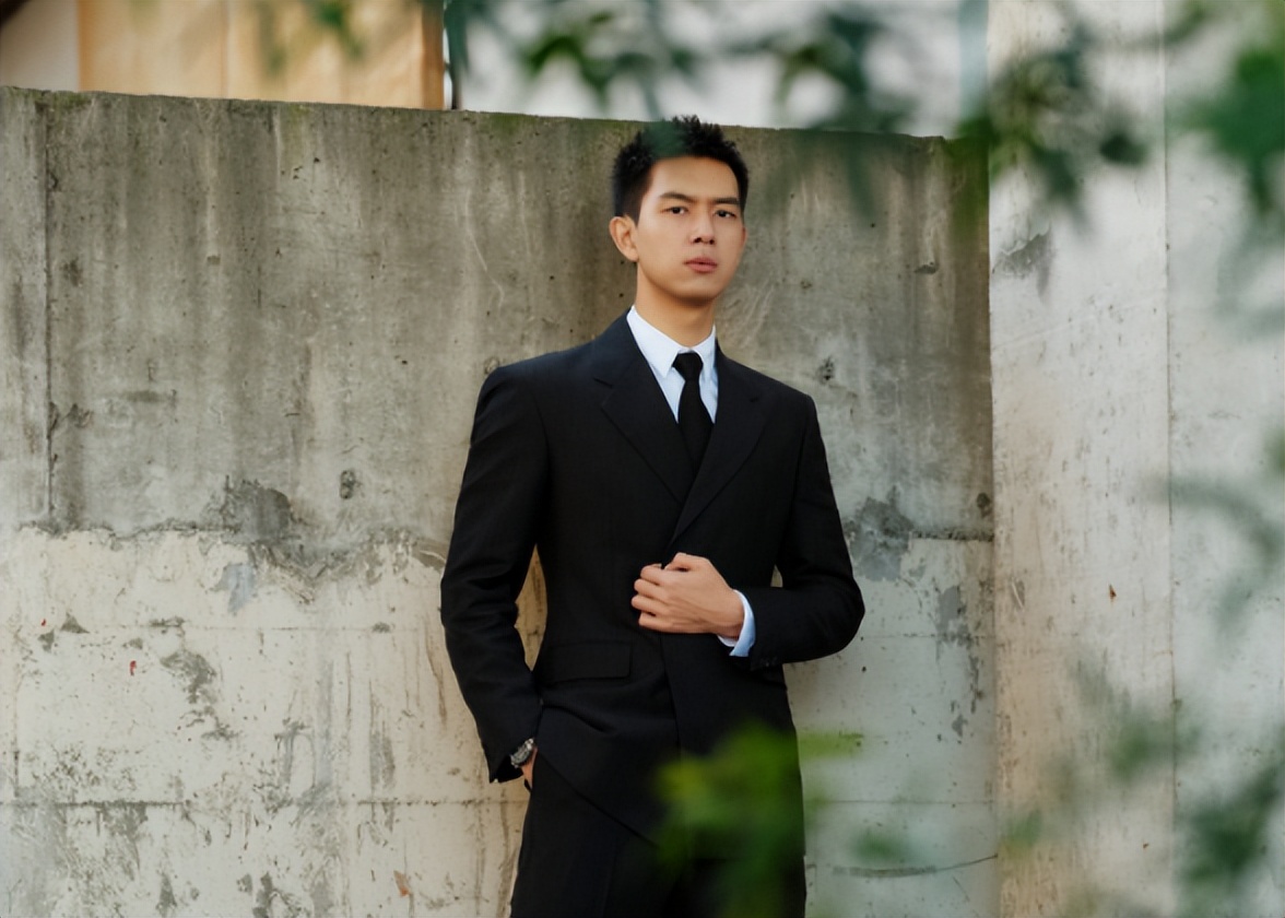 Li Xian will have three dramas scheduled to start broadcasting, ready ...