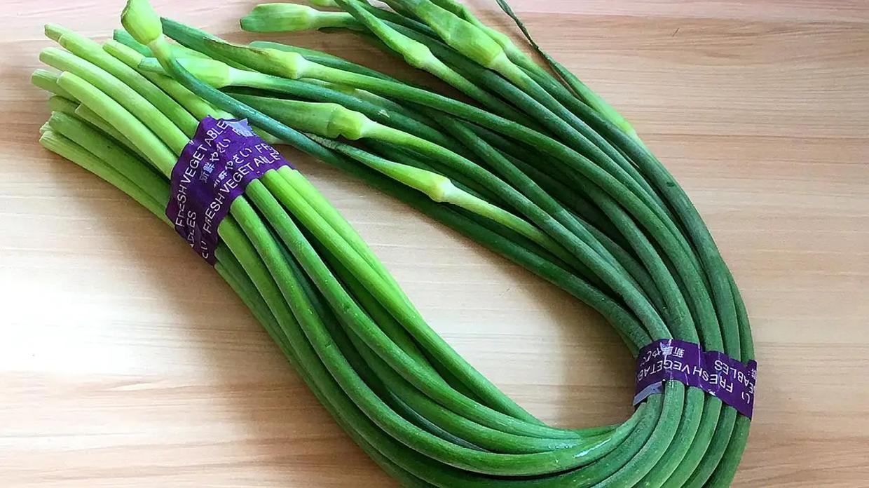 Garlic moss does this, it's delicious and delicious, it's simple and ...