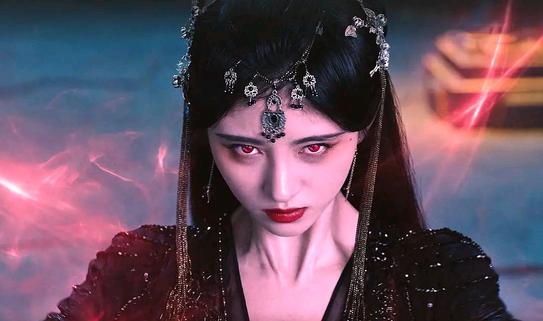 "Beauty of Resilience" The third reincarnation of the Phoenix has an ...