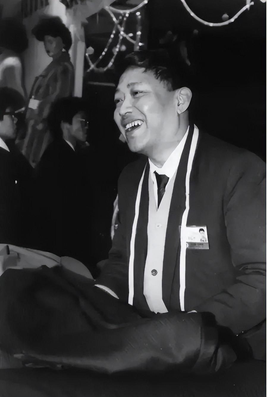 Deng Xiaoping retired and went shopping, but when he came back, he said ...