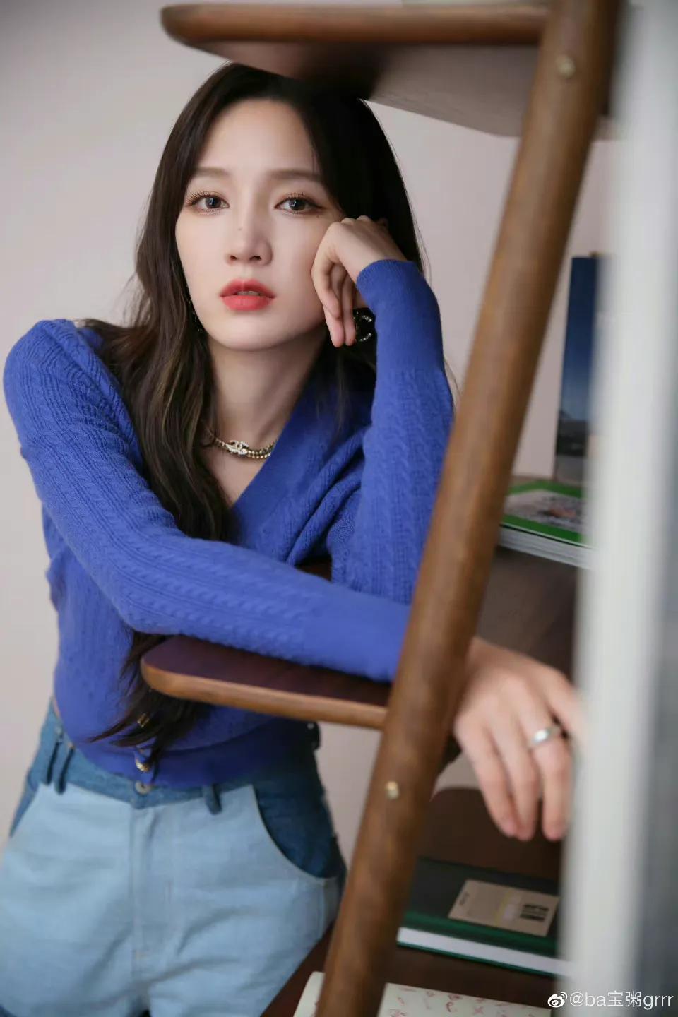 Pretty face sniping at Meng Jia - iNEWS