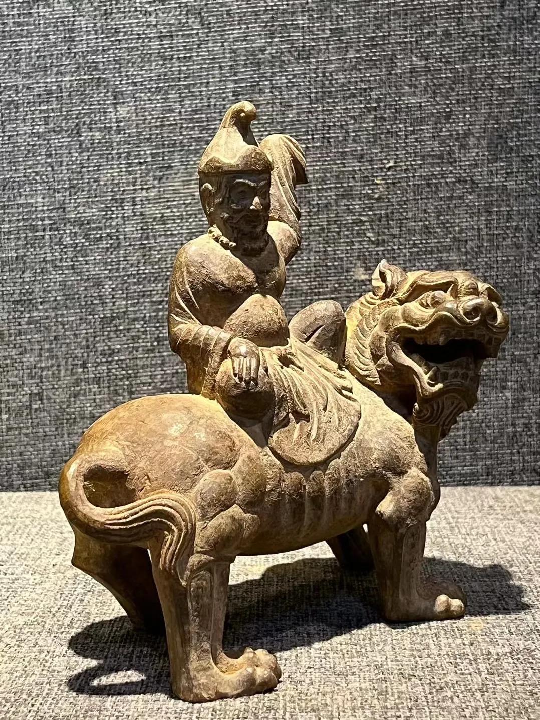 Tang Dynasty leopard class Yuhu people taming lion - iNEWS