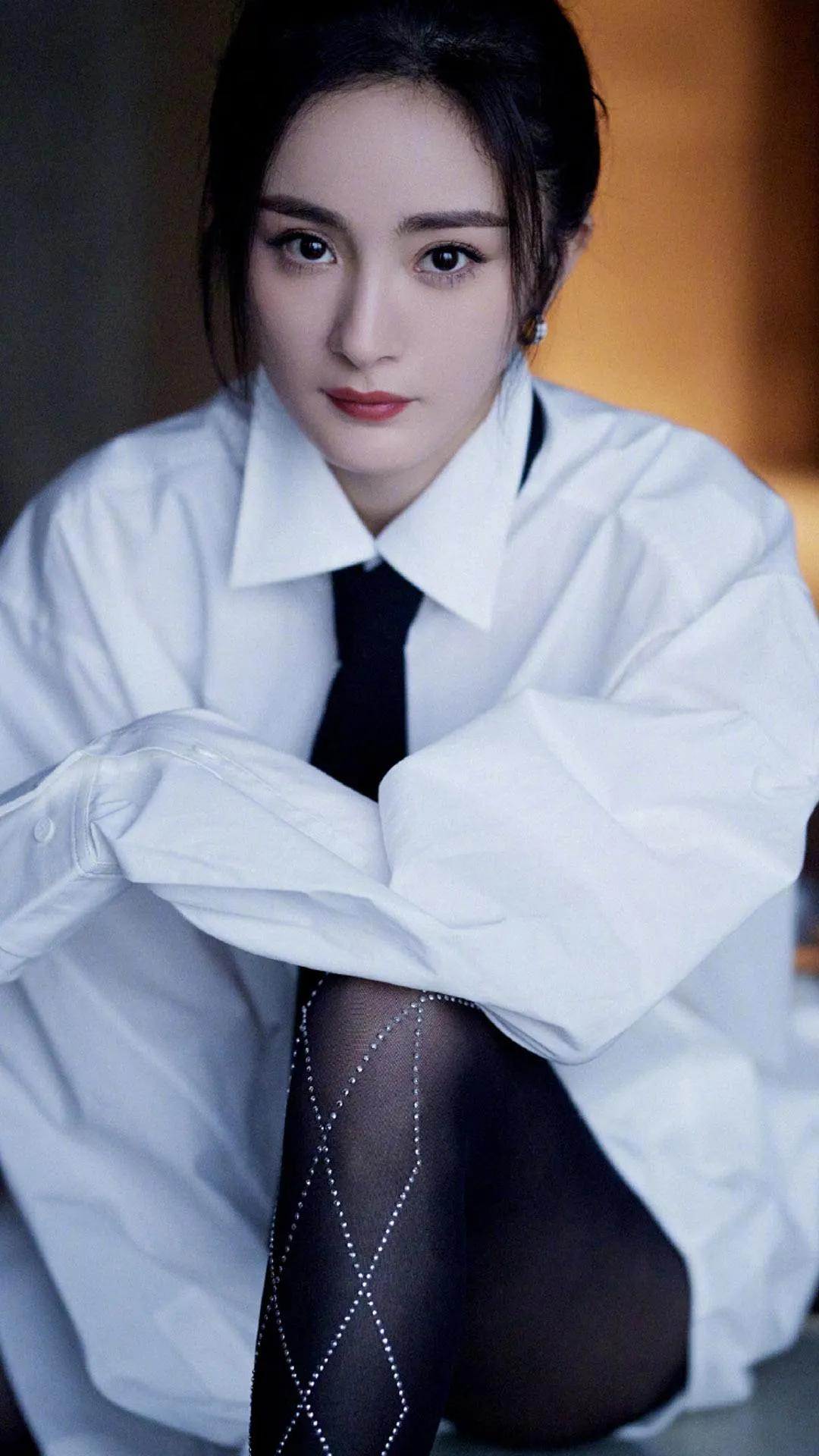 Yang Mi looks so young - iNEWS