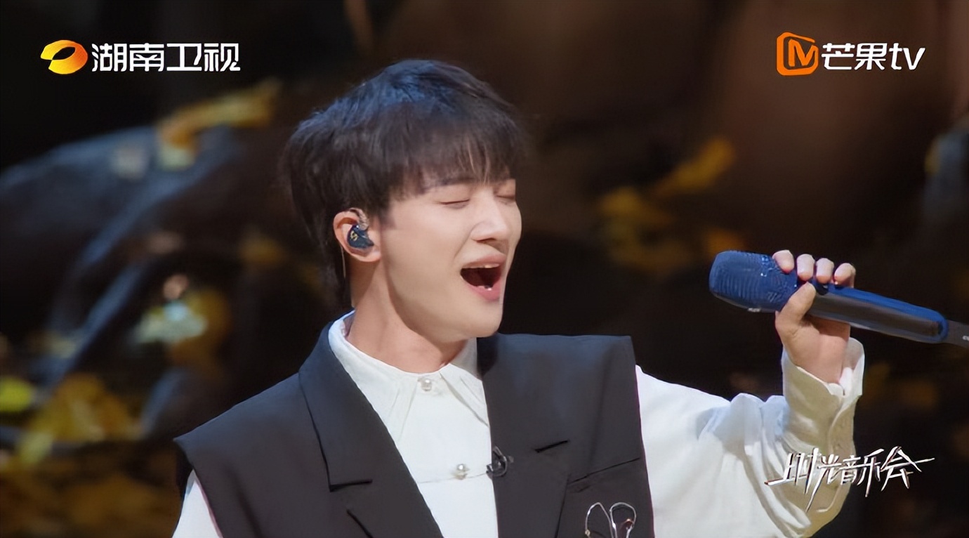 Sun Hao appeared in "Time Concert" and sang "Chinese Ballads" full of ...