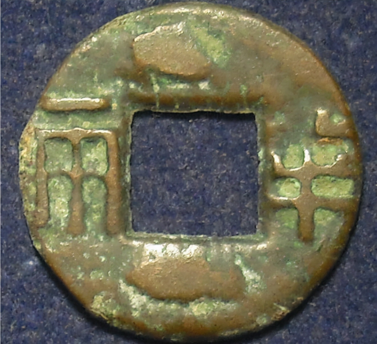 Deng Tong, the male pet who sucked pus and blood for Emperor Wenwen of ...