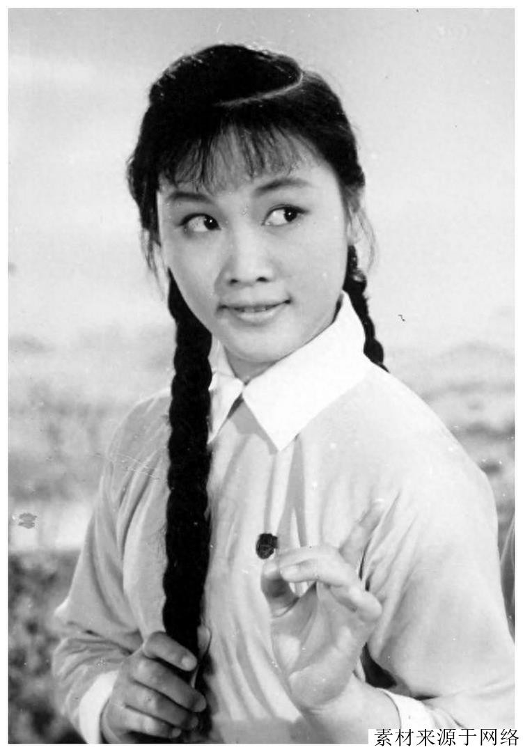 Singer Li Guyi: Her parents divorced when she was young, and she ...