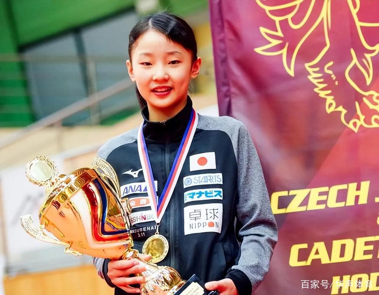 Xiao He just showed her sharp horns, and a dragonfly has already stood ...