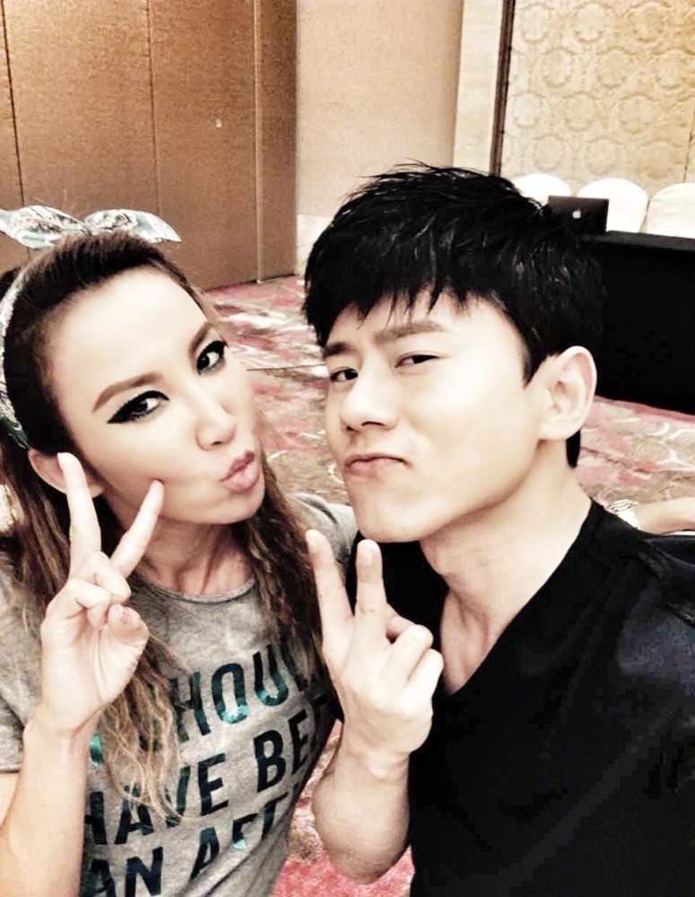 Intimate photo of Coco Lee, Super Girl Zhou Bichang, Jane Zhang, He Jie and Fast Boy Zhang Jie ...