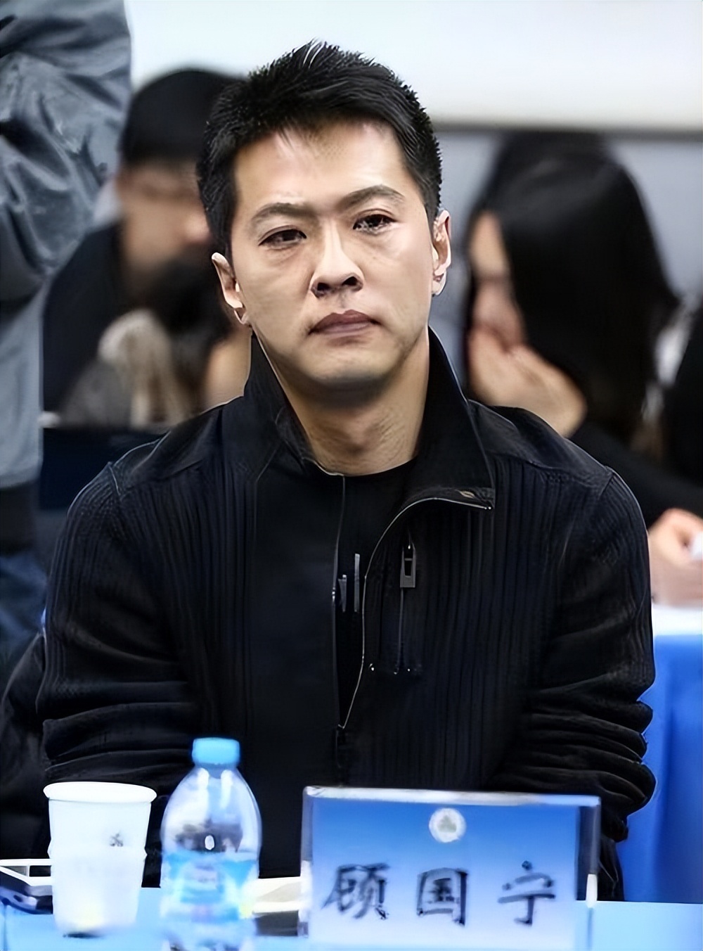 Famous CCTV anchor Gu Guoning: After his father died of illness, he divorced again, and his life ...