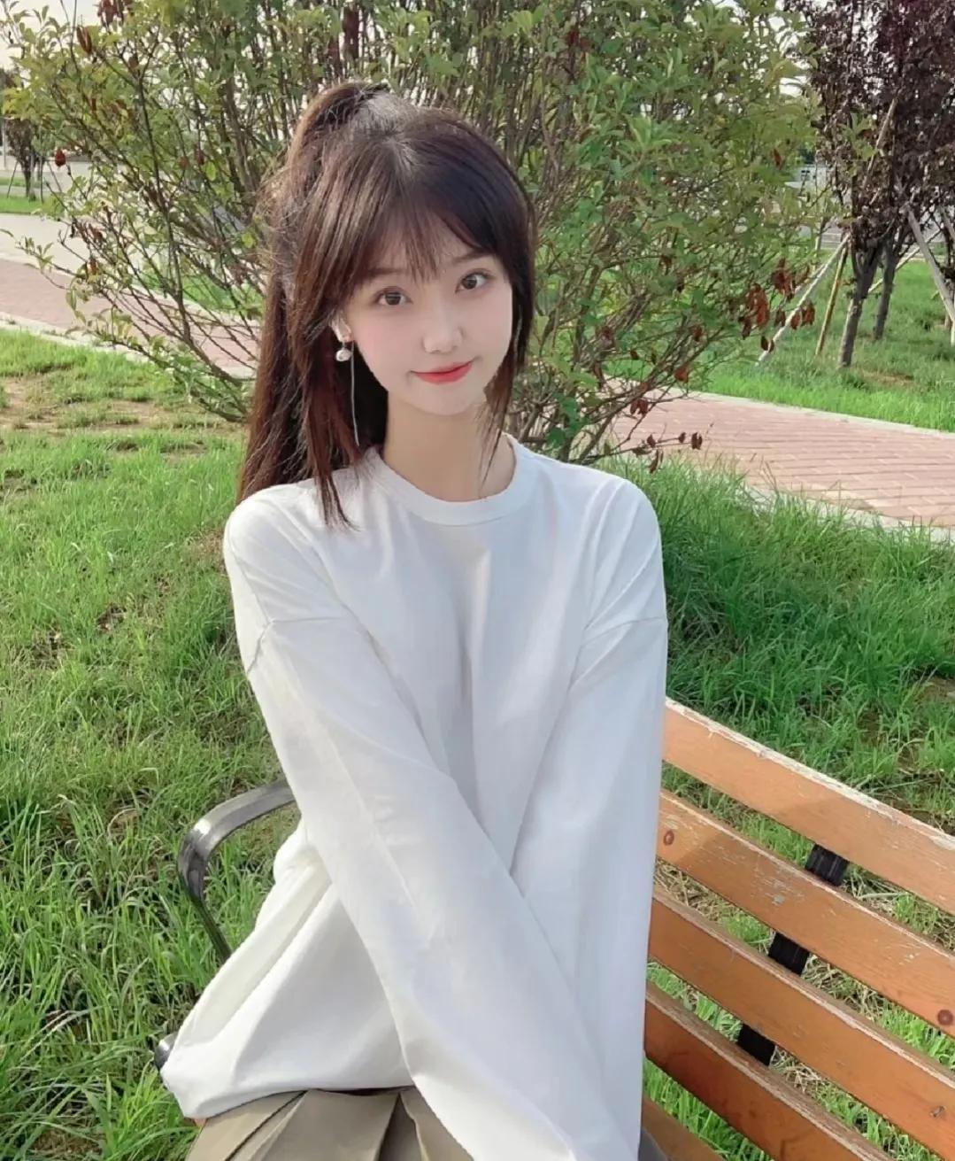 It is well known that movie star Lu Xiao has a crush on me. As long as ...