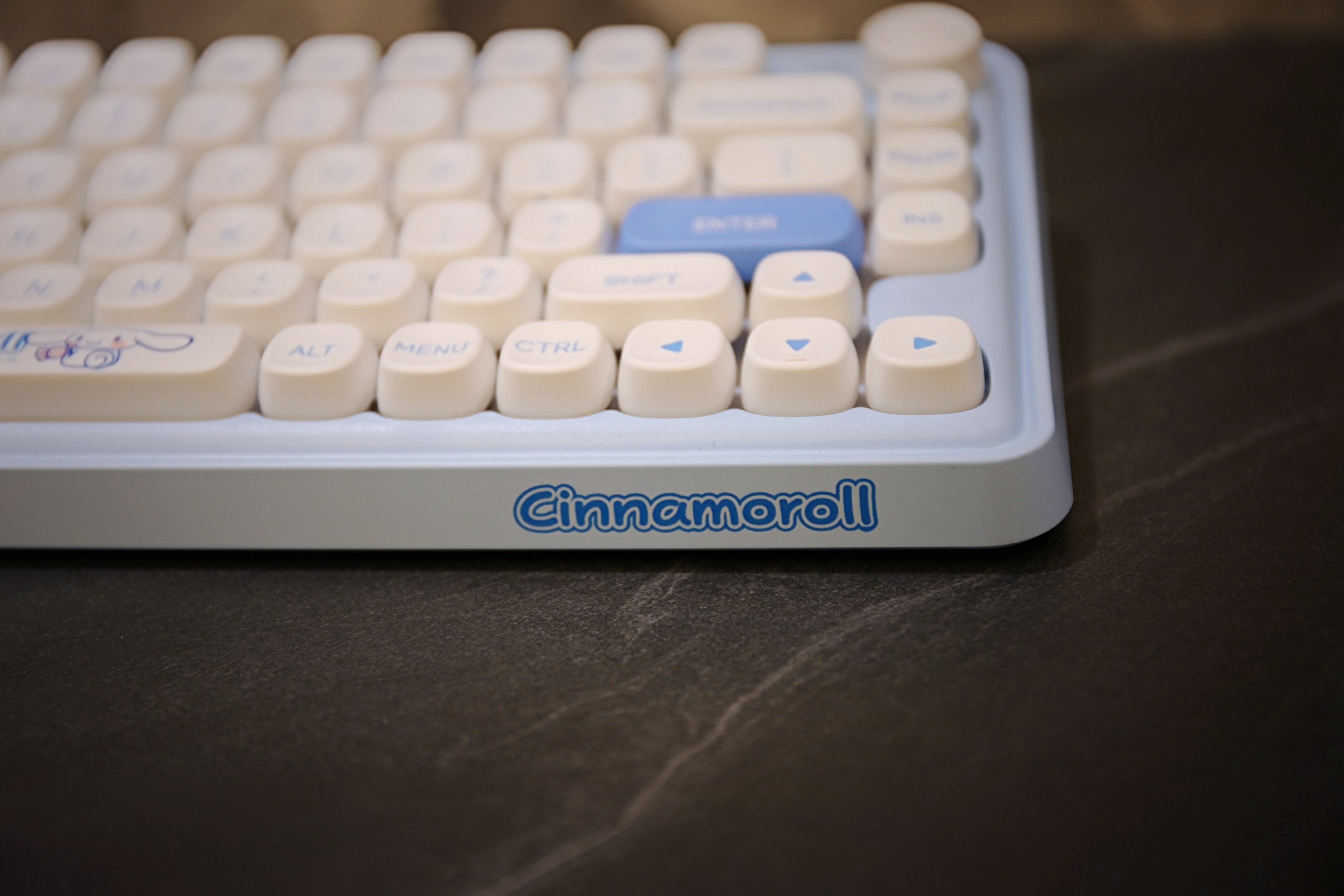 Mengli cures, enjoys tapping, Daryou Cinnamon Dog Custard Sugar ...