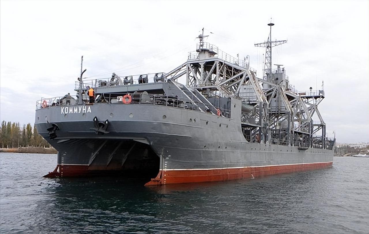 Russian Equipment Chronicle - The Commune Submarine Rescue Ship - iNEWS