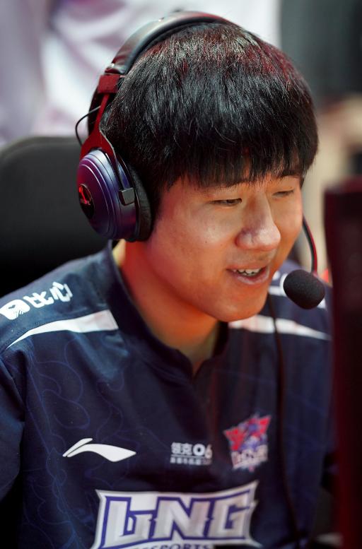 BLG vs. LNG: Toothpaste in the middle lane, ELK bottom lane combination ...