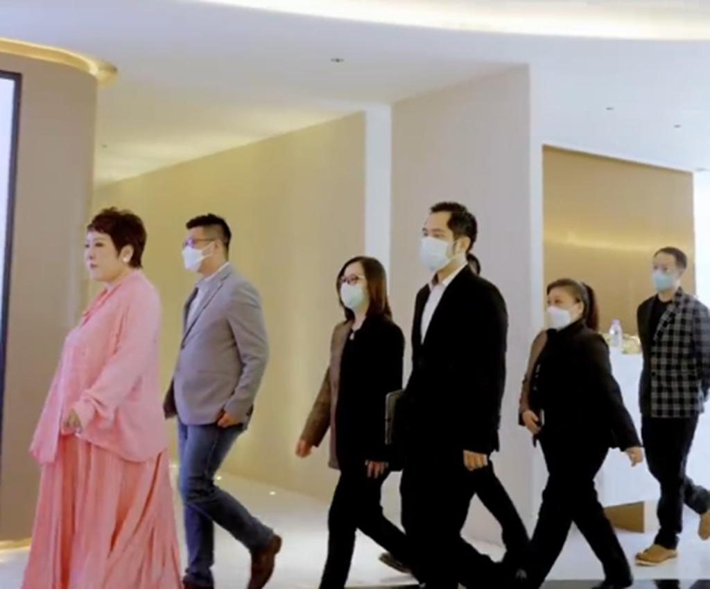 The rich and powerful family appeared on the scene, Liang Anqi was ...