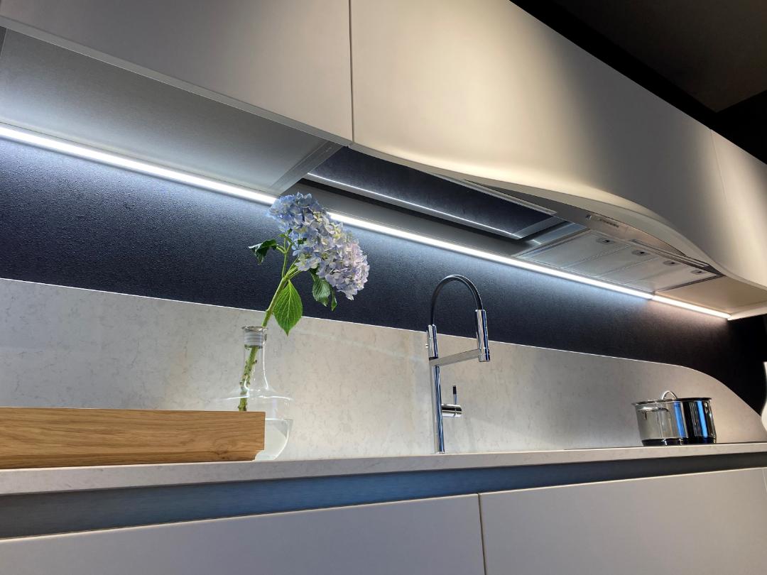 A light strip is full of atmosphere, a proper beauty artifact - iNEWS