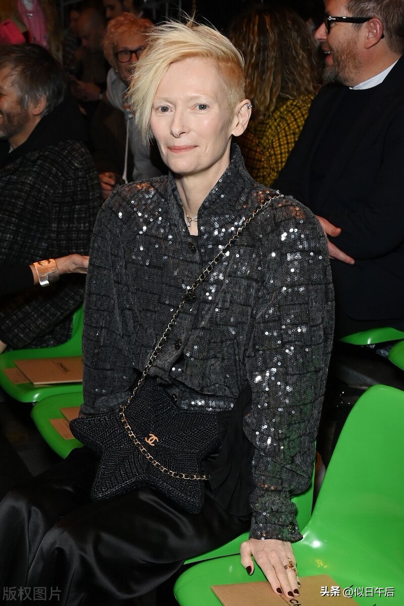 Tilda Swinton is wearing a sequined Chanel jacket + satin wide-leg ...