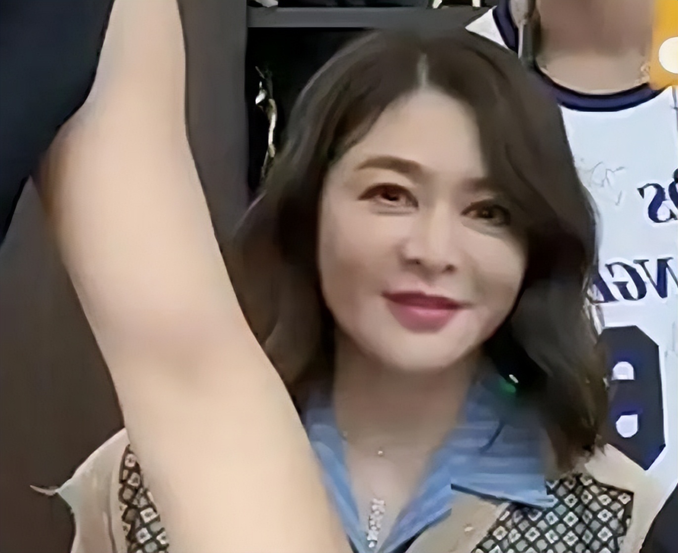 After Liu Luanxiong clarified the incident, what kind of life did Rosamund Kwan, who tore off ...