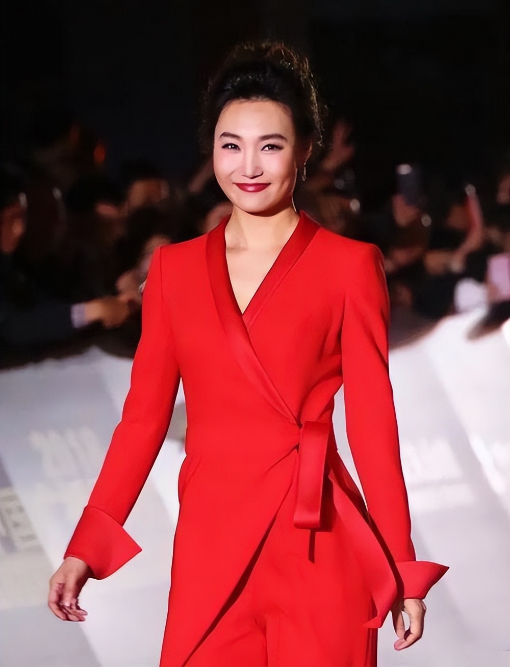 Facts have proved that the 46-year-old "unmarried and sterile" Li Zimeng has embarked on another ...