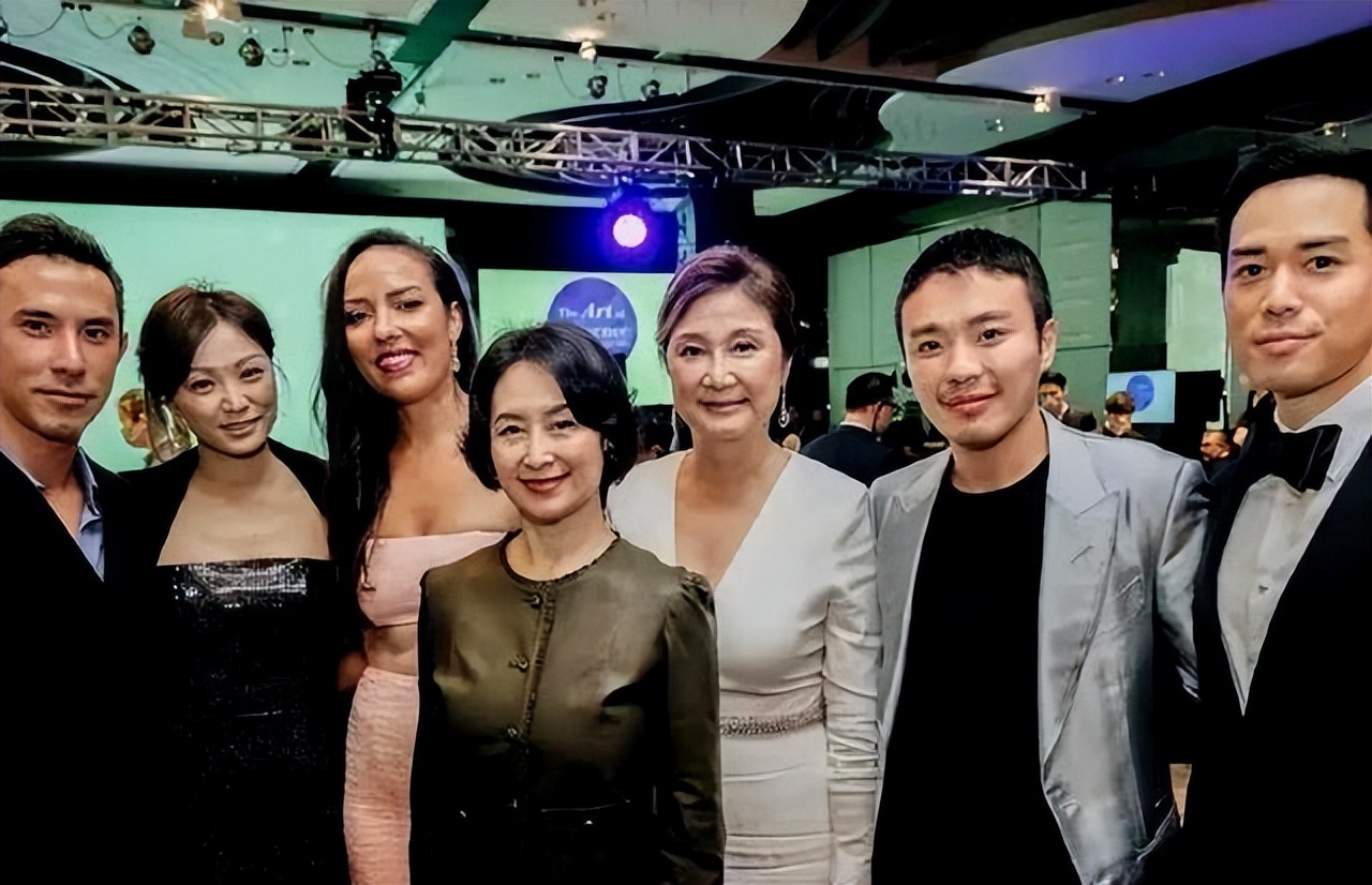 Huo Qigang appeared in the He family, and the Erfang became the focus ...