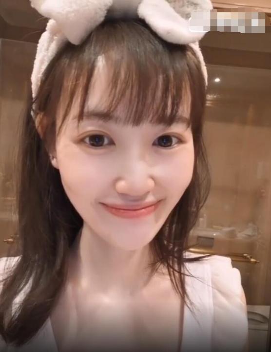 A recent photo of 37-year-old Ma Rong was exposed, the baby fat ...