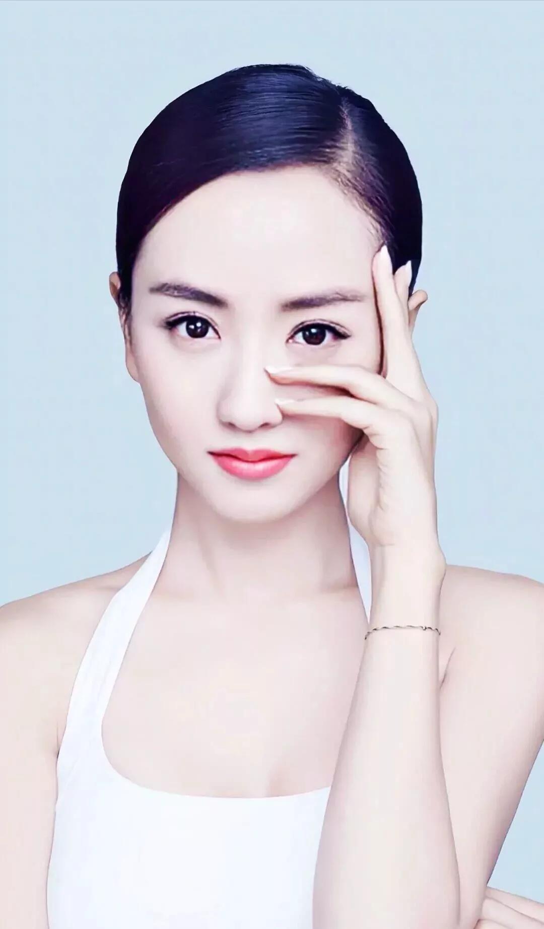 Beauty star Yang Rong - iNEWS