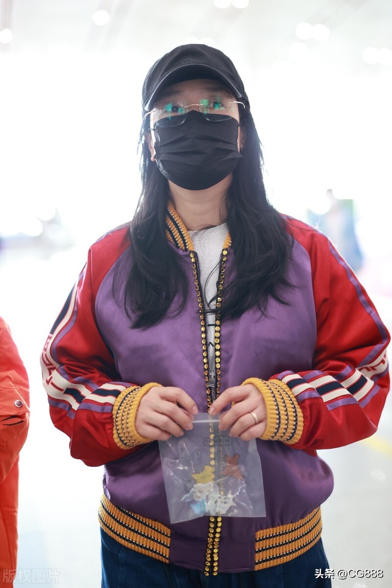 Linghua appeared at Beijing Capital Airport on March 25, 2023 - iMedia
