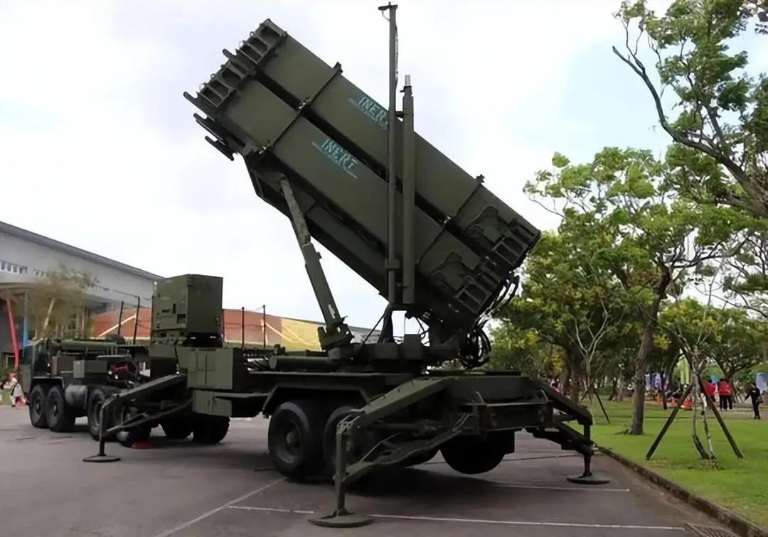 The U.S. military chartered a flight to send 500 missiles to Taiwan ...