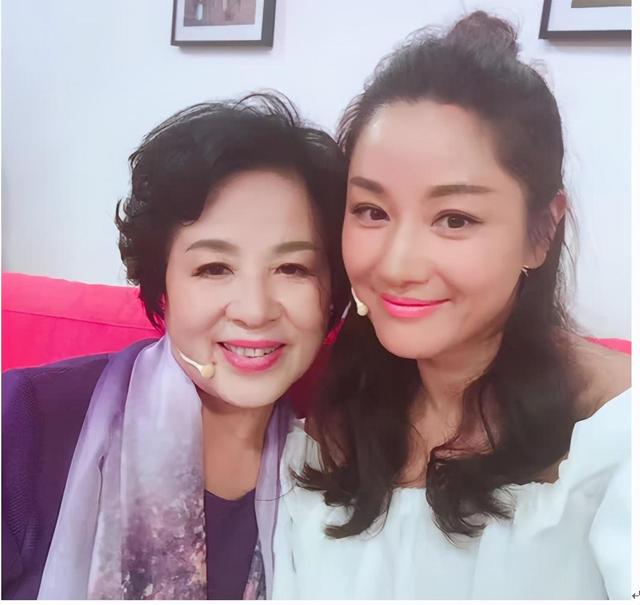 "Infatuated supermodel" Qu Ying: 11 years of love without results, 50 ...