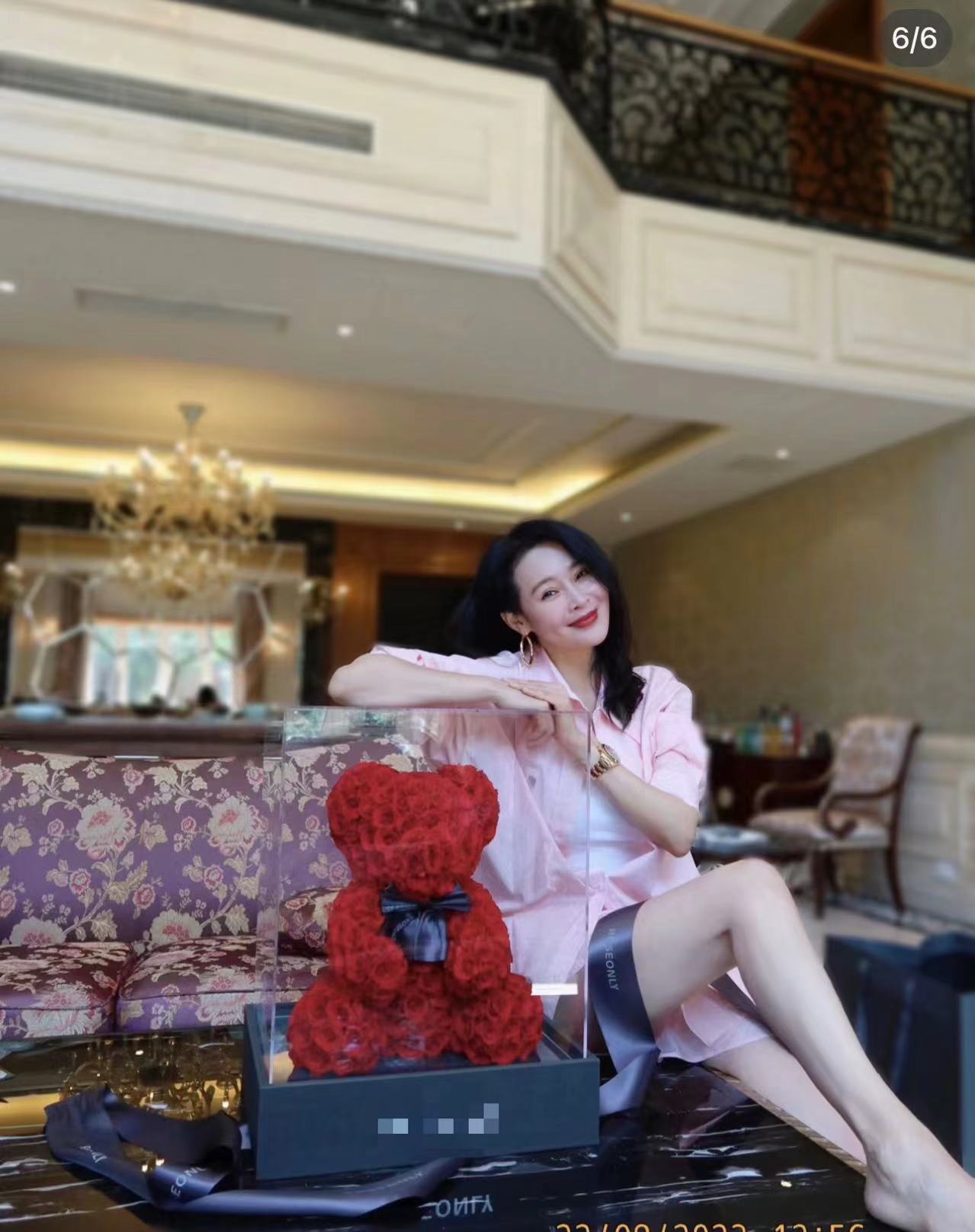 Yu Mingjia received nearly 40,000 flowers to show his love! The white glowing chopsticks legs ...