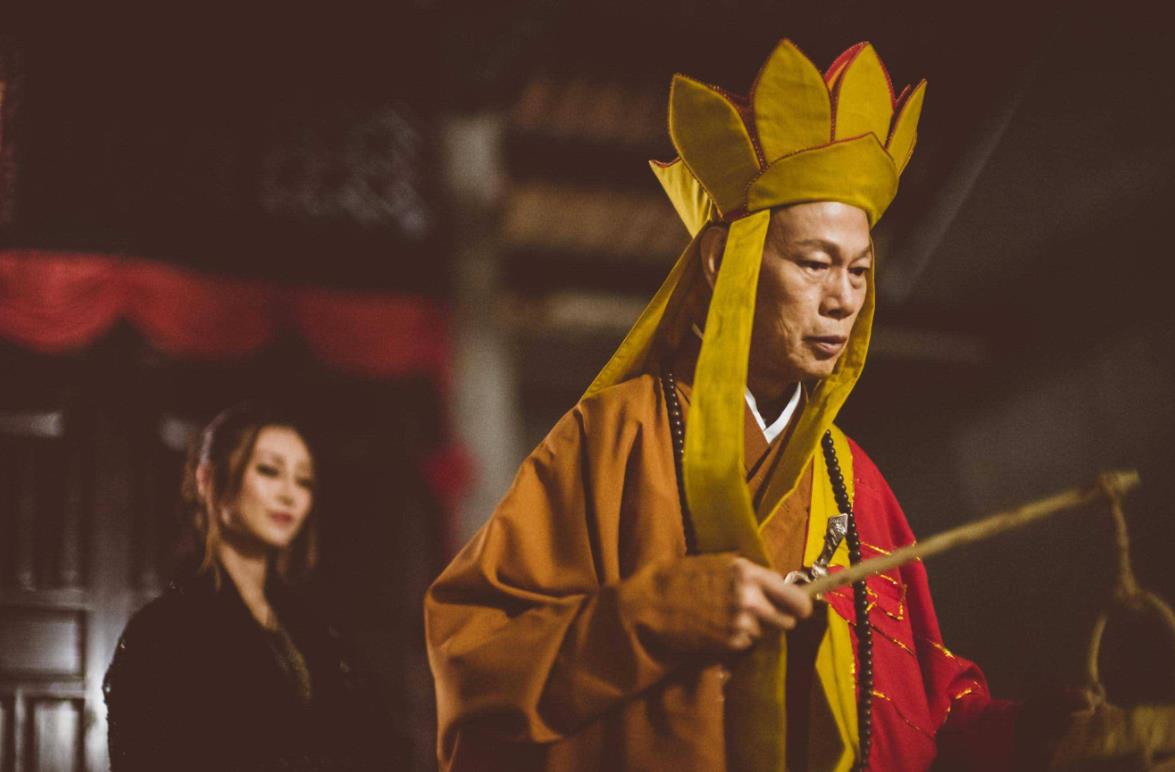 Tang Seng's Outfit in "Journey to the West" - iNEWS